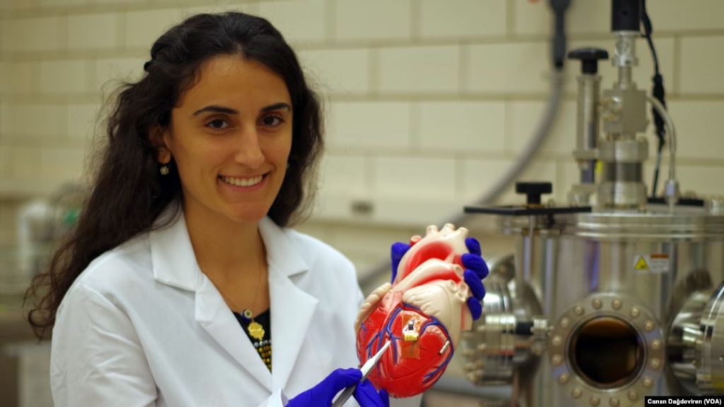 Başımıza “İcat Çıkartan” Kadın: Dr. Canan Dağdeviren | Twin Science Başımıza “İcat Çıkartan” Kadın: Dr. Canan Dağdeviren | Twin Science