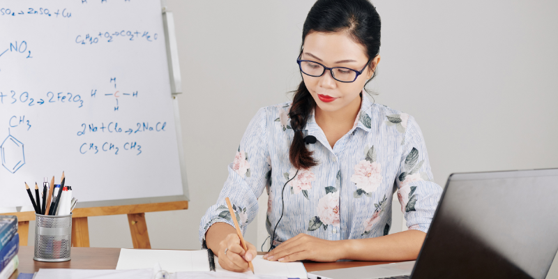 How Can Teachers Save Time Using AI Lesson Plan Generators? | Twin Science