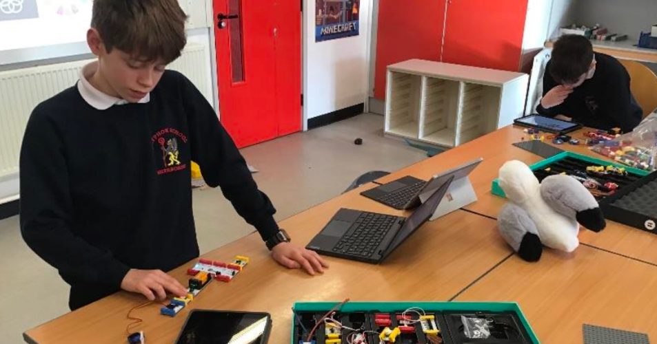 Inspiring Future Innovators with Twin at The Gryphon School | Twin Science